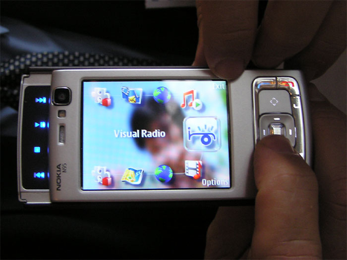 ミッドレンジモデルにも「S60」を──NokiaのUI戦略：Nokia World 2006 - ITmedia ビジネスオンライン
