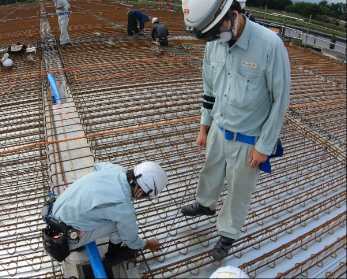 インフォマティクスが設備の墨出し業務に特化し、「GyroEye Holo」と「Rebro」を連携：xR - BUILT