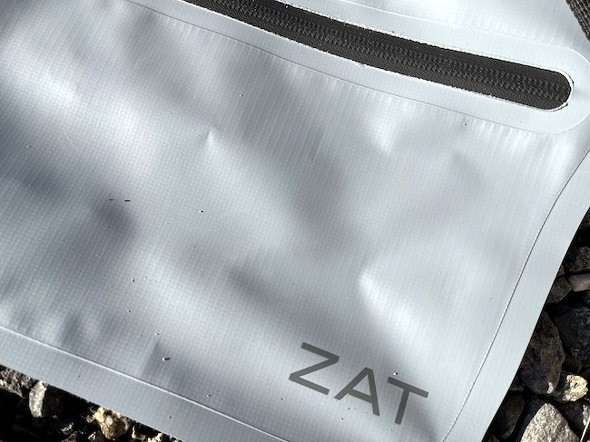 ワークマンで買った防水の「ZAT 3WAYサコッシュ」を使ってみた アウトドアや旅行に使える高コスパアイテム（1/2 ページ） - Fav-Log by ITmedia