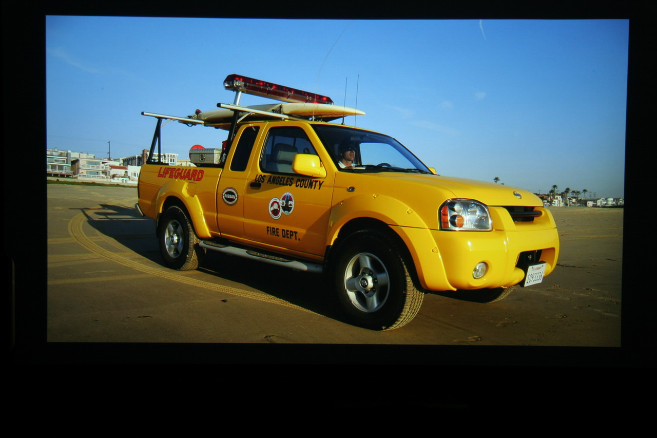 40万円で買える720p DLPプロジェクター シャープ「XV-Z2000」：レビュー：劇場がある暮らし――Theater Style（1/4 ページ） - ITmedia NEWS