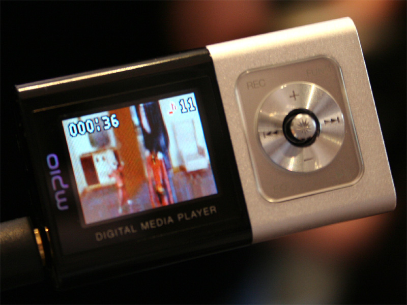 マッチ箱サイズで動画再生も可能なプレーヤー、mpioから - ITmedia NEWS