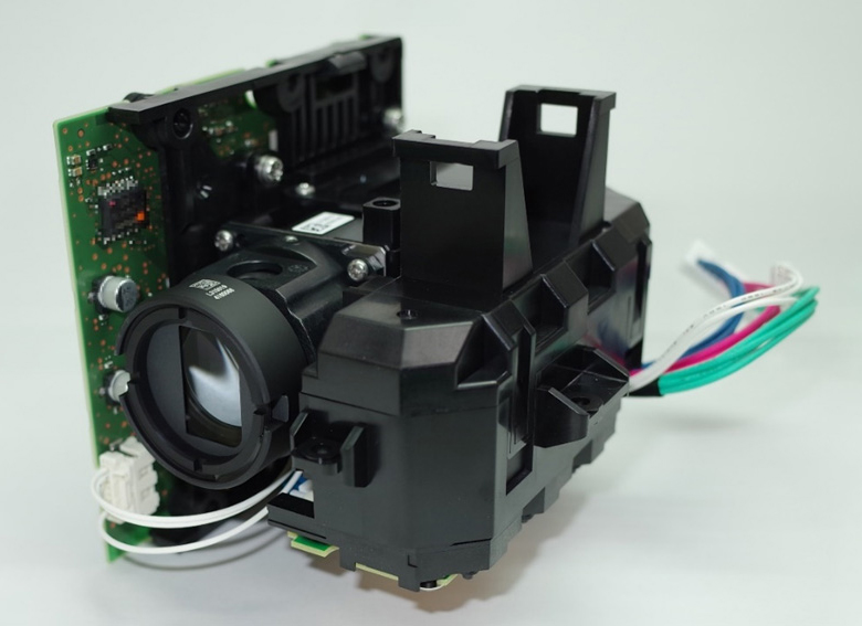 プロジェクション技術を応用した車載用HUD向けPGUを量産化：組み込み開発ニュース - MONOist