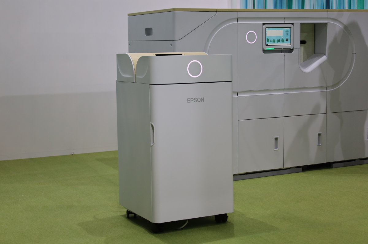 オフィスで紙循環サイクルを簡単構築、エプソンの水を使わない製紙機に新モデル登場 (l_kmishima_epson_paperlab5 ...