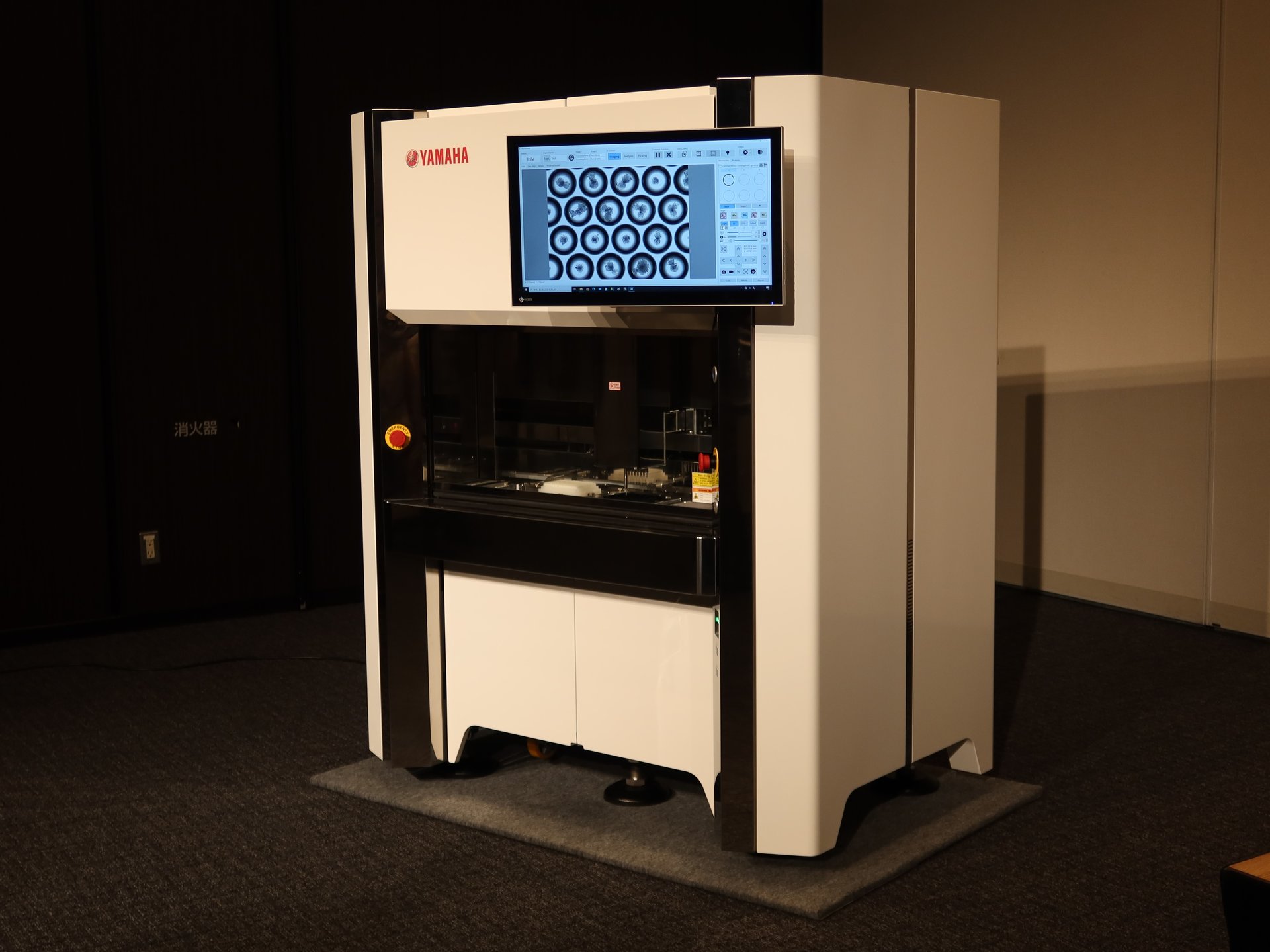 表面実装機を応用したセルハンドラーが進化、11兆円市場を狙う：FAニュース（1/2 ページ） - MONOist