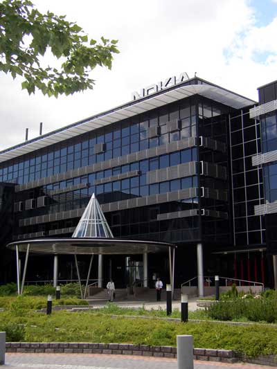 携帯電話の歴史がここに。Nokiaのメイン工場を見学 - ITmedia Mobile