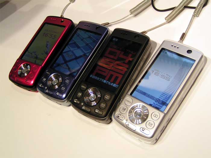 写真で解説する「D902iS」 - ITmedia Mobile