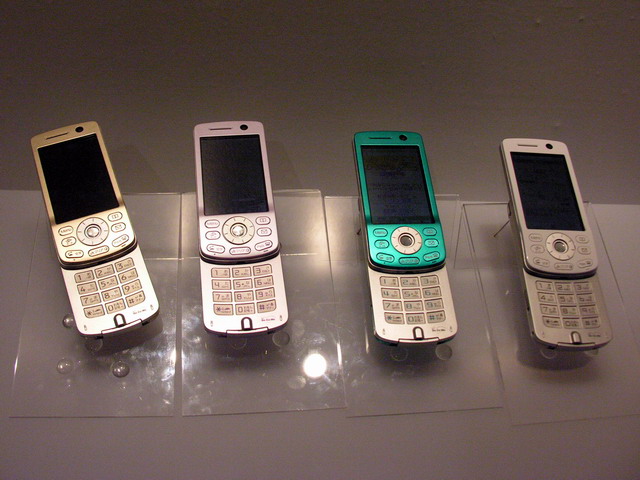 写真で解説する「D903i」（1/2 ページ） - ITmedia Mobile