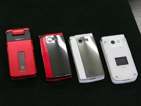 “パケ・ホーダイフル”誕生に暗躍した、「初モノづくし」の動画ケータイ：開発チームに聞く「P903iX HIGH-SPEED」（2/2 ページ） - ITmedia Mobile