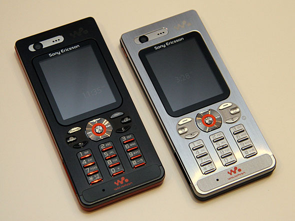 開発コード名は“愛”──ソニエリ「W880」が生まれた理由（後編）：開発陣に聞くウォークマンケータイ「W880」（1/2 ページ ...