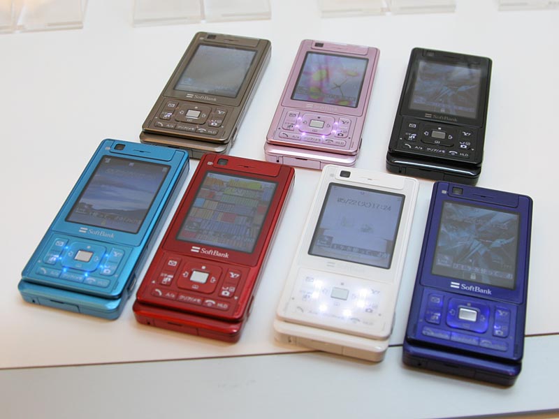 写真で解説する「810P」 - ITmedia Mobile