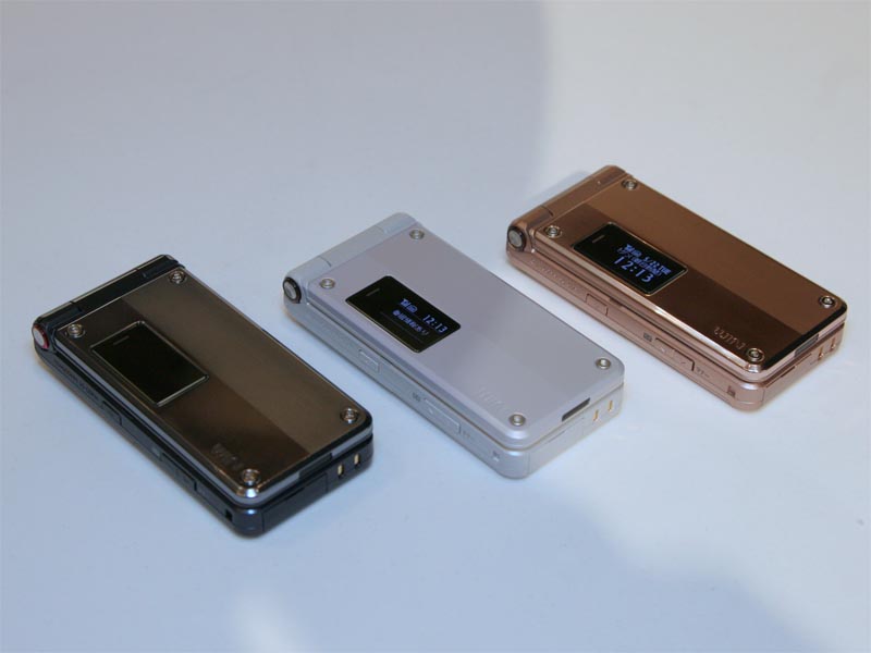 写真で解説する「W52P」（外観編）（1/2 ページ） - ITmedia Mobile