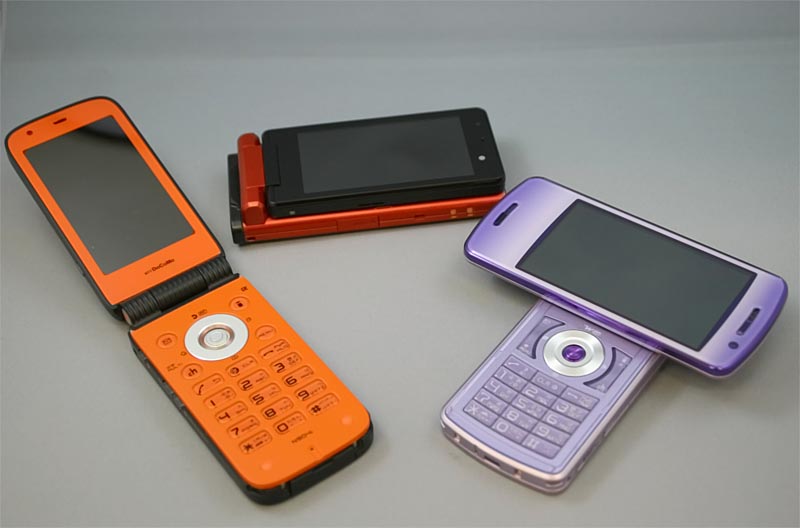 タッチ×ヨコ×タテ──「N-01A」が革新ボディ“3Wayスタイル”を採用した理由：開発陣に聞く「N-01A」（1/4 ページ） - ITmedia Mobile