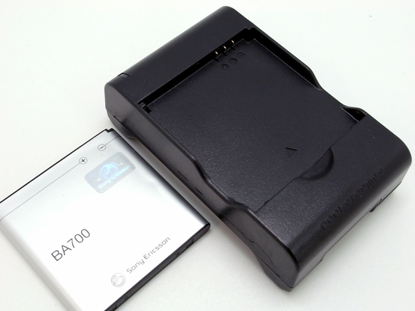 Xperia ray／pro／neoのバッテリー充電器が登場 - ITmedia Mobile