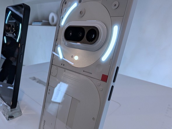 新色や謎のキーがある「Nothing Phone(3a)／(3a) Pro」にいち早く触れた 2モデルは何が違う？（2/2 ページ ...