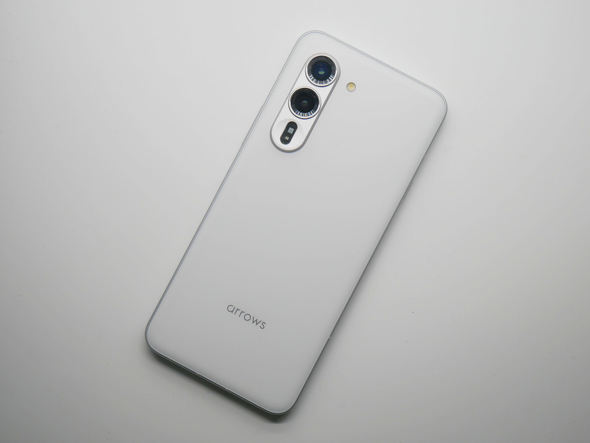 arrows Alphaの「大丈夫。強いから。」の真実 FCNTの“実験室”で見た秘密と足りないピース（1/2 ページ） - ITmedia Mobile