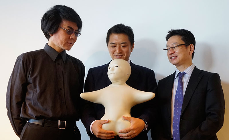 異色のロボット「テレノイド」が「人類の新しい友人」に 高齢者との対話サービス事業化へ - ITmedia NEWS