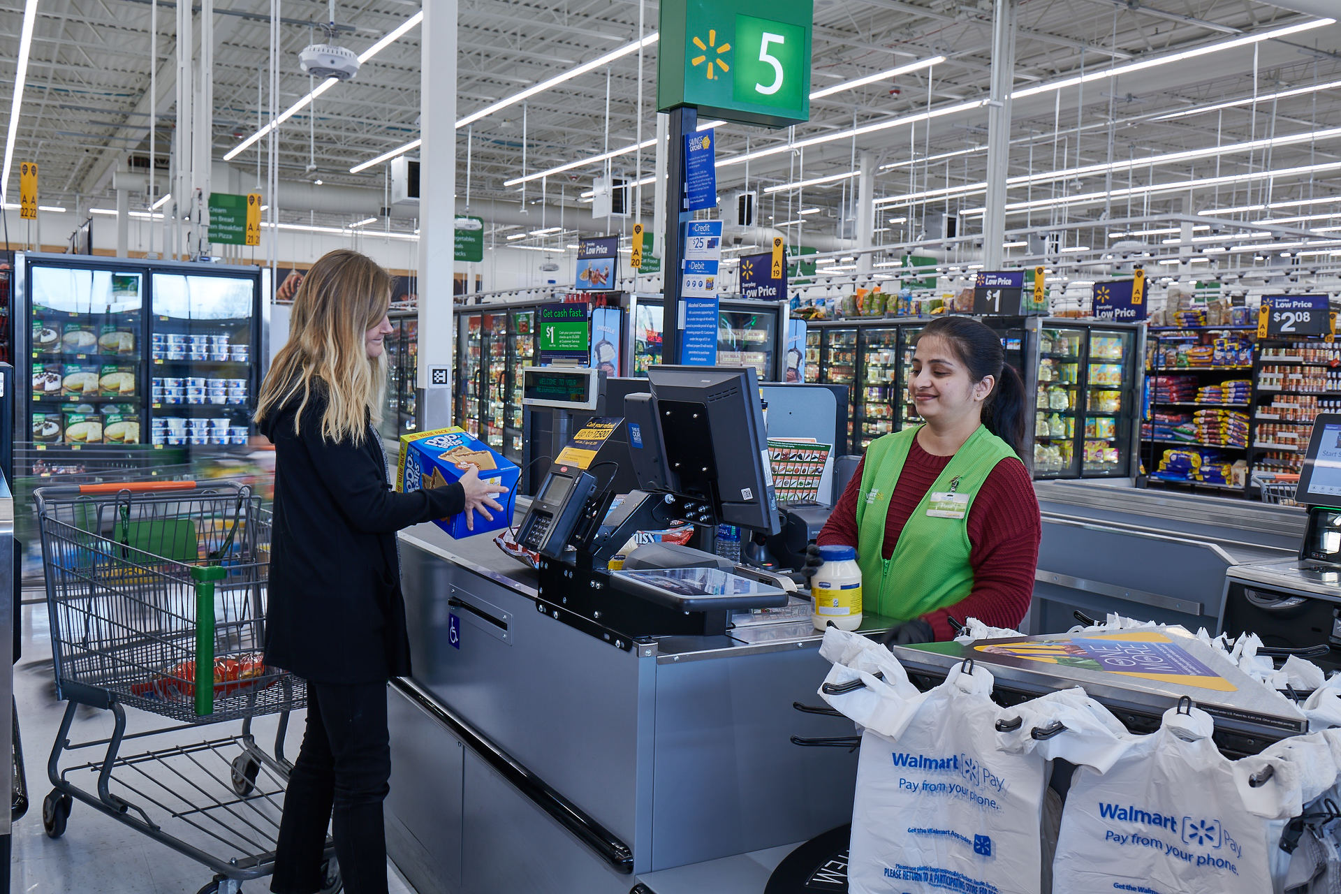 Walmart、「Amazon Go」対抗のAIコンセプト店をニューヨークに開店 - ITmedia NEWS