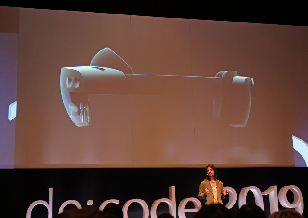 「HoloLens 2」の全貌、“生みの親”らが解説 初代モデルとどう変わった？：de:code 2019（1/3 ページ） - ITmedia NEWS