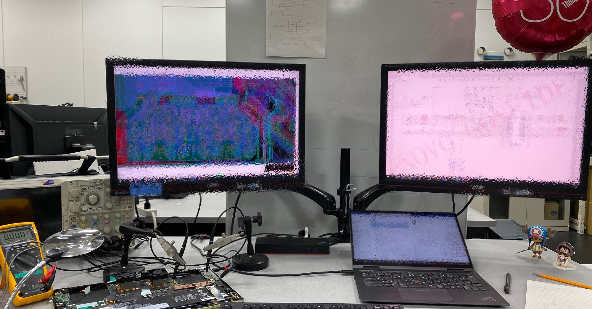 レノボ・ジャパンで働くみんなのデスク環境 ThinkPadユーザー多数？ 写真でチェック：IT企業デスクツアー（1/4 ページ ...