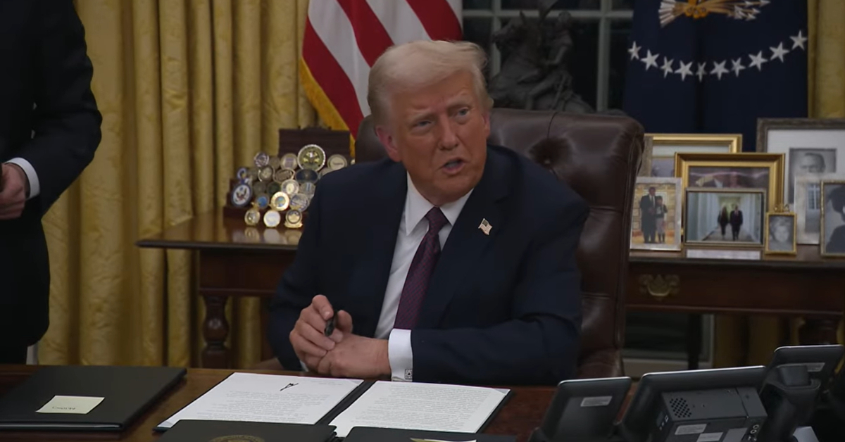 トランプ大統領、「US DOGE Service」設立の大統領令に署名 マスク氏がトップに就任予定 - ITmedia NEWS