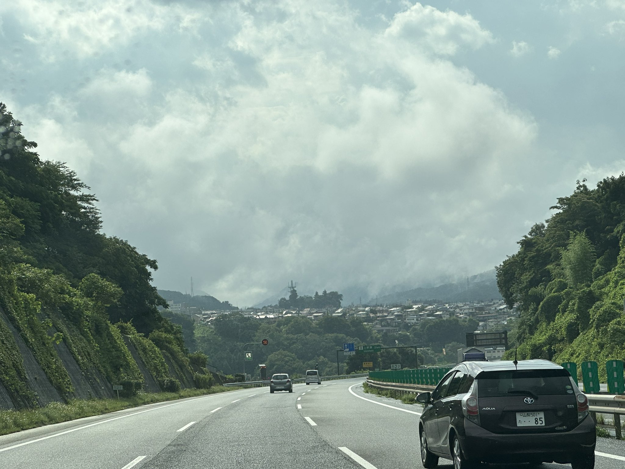 中央道から「宇宙戦艦ヤマト」が見える！ 驚きの写真がSNSで注目集める 「結構でかい」「どう見てもヤマト」 (l_yamato-001.jpg ...