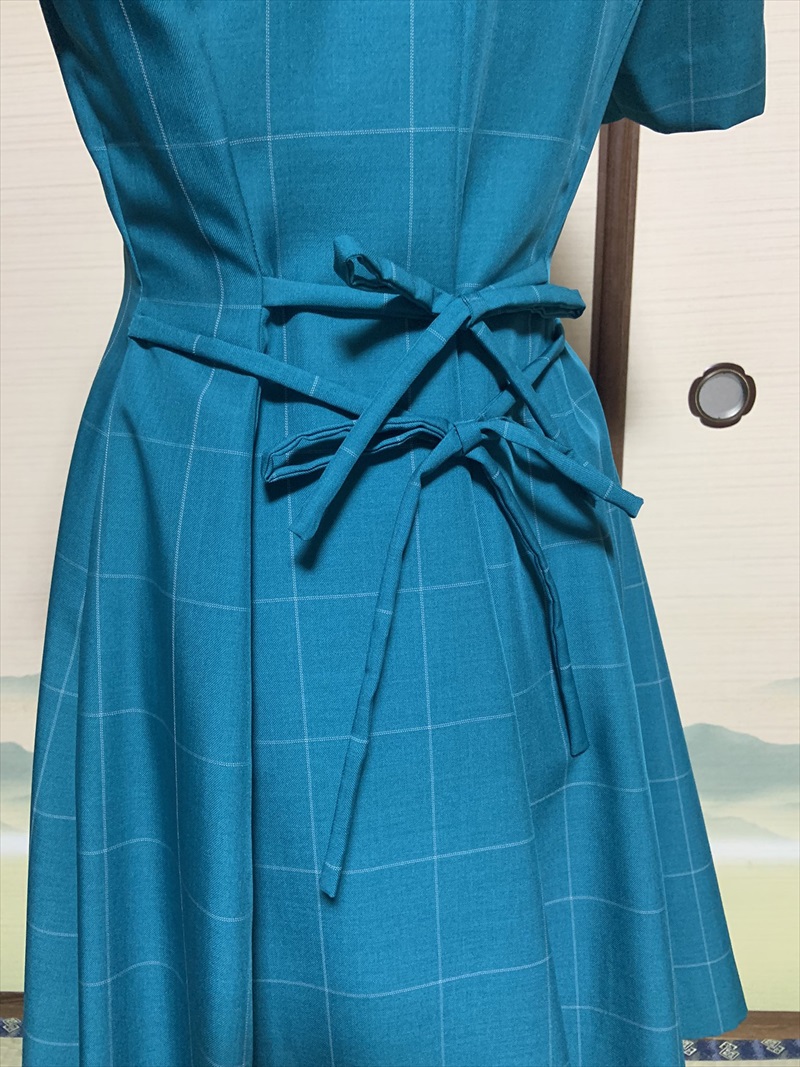 80歳目前の母が昔作った“力作ワンピース”に20万超いいねの大反響 「凄すぎます」「めちゃくちゃ素敵な服で感動」 (l ...