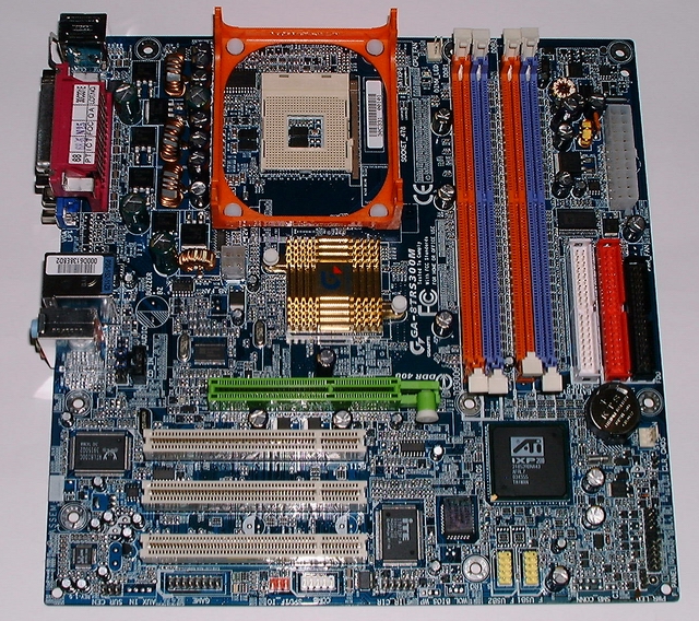 きょうはGIGABYTE「GA-8TRS300M」に搭載されたIXP200を試してみた。（1/2 ページ） - ITmedia PC USER