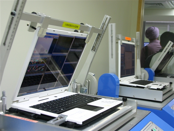 Vistaがより便利になる先進の“SideShow”対応ノートPC――ASUS「W5Fe」（1/2 ページ） - ITmedia PC USER