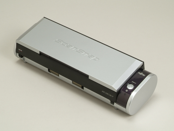 いつでもどこでも資料をスキャン――モバイル対応「ScanSnap S300」：2万円台で画質も向上（1/2 ページ） - ITmedia PC ...