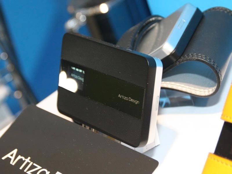 アルチザの小型WiMAXルータ「AZ01MR」、12月25日に発売日を発表：若干名のモニターも募集 - ITmedia PC USER