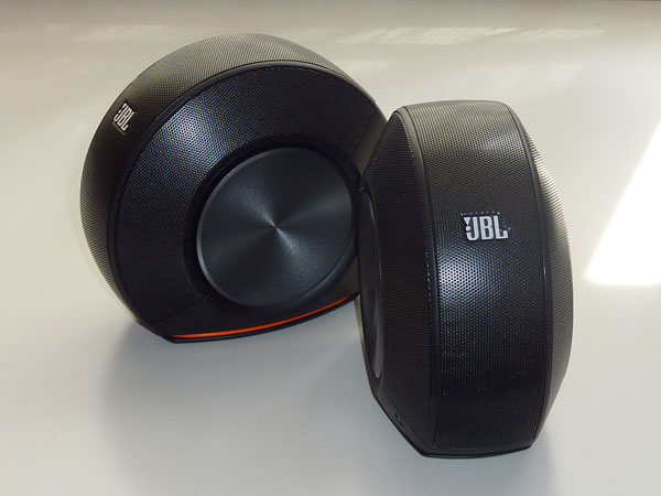 6000円を切るUSB DAC内蔵アクティブスピーカー「JBL PEBBLES」 - ITmedia PC USER