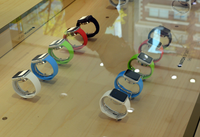 「Apple Watch」発売！ 表参道で聞いた「選んだモデル」と「何に使う？」：もう受け取った？（1/2 ページ） - ITmedia PC ...