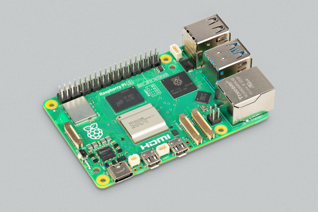 「Raspberry Pi 5」発表 CPU性能は2倍以上に向上、PCI Express 2.0にも対応 - ITmedia PC USER