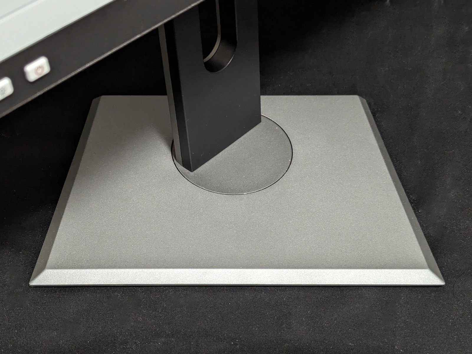 E-Inkなのに25.3型と大画面で曲面！ 目が疲れにくくデスクトップで使えるE Ink電子ペーパーディスプレイ「DASUNG253U-F」を ...