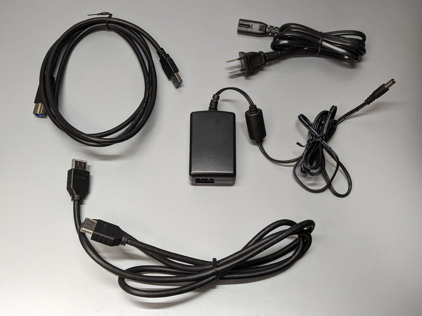 E-Inkなのに25.3型と大画面で曲面！ 目が疲れにくくデスクトップで使えるE Ink電子ペーパーディスプレイ「DASUNG253U-F」を ...