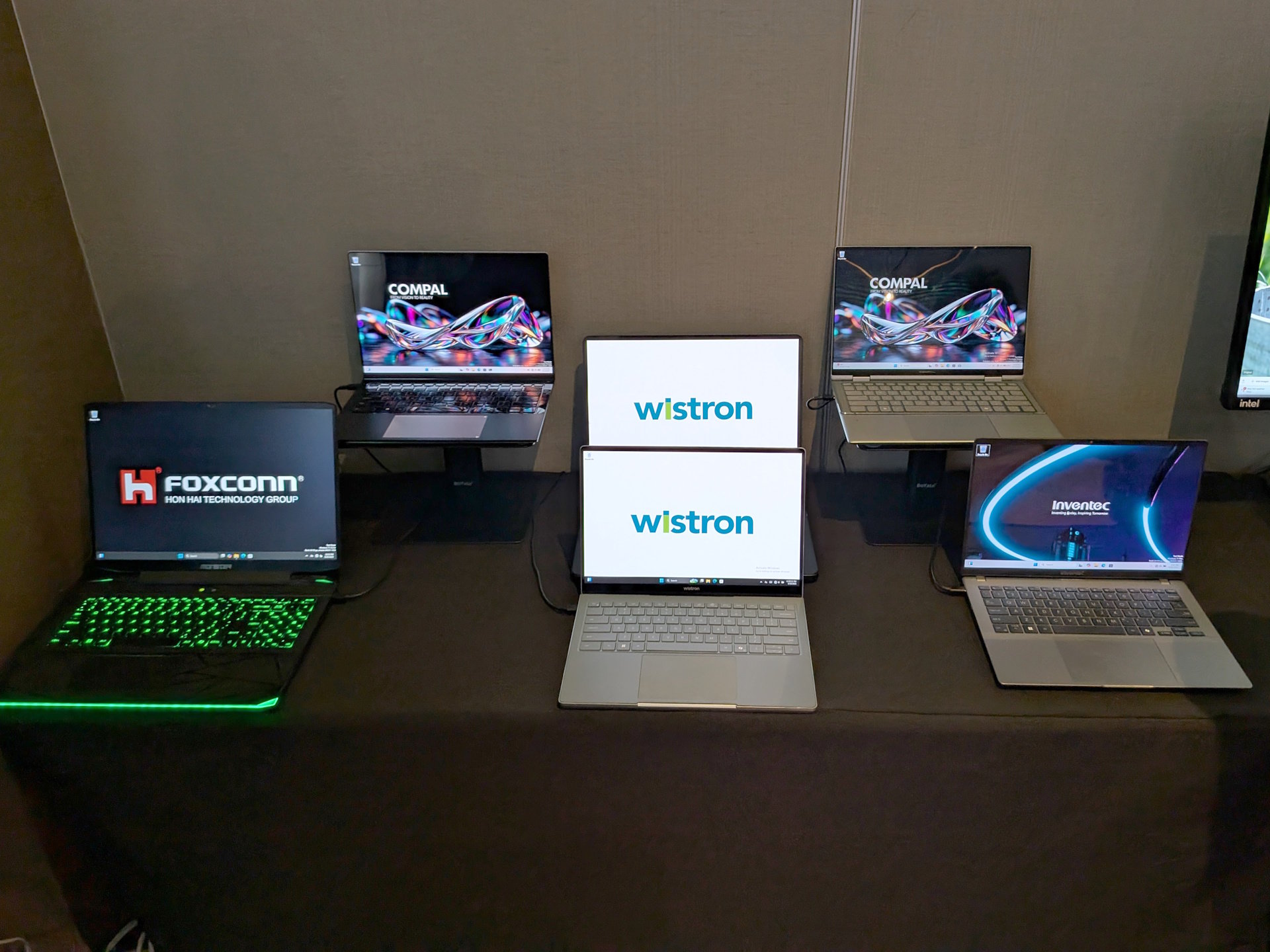 Intelが次世代CPU「Panther Lake」を“チラ見せ” 製品は2026年初頭に発売予定 (l_si7101-Intel-10.jpg) - ITmedia PC USER