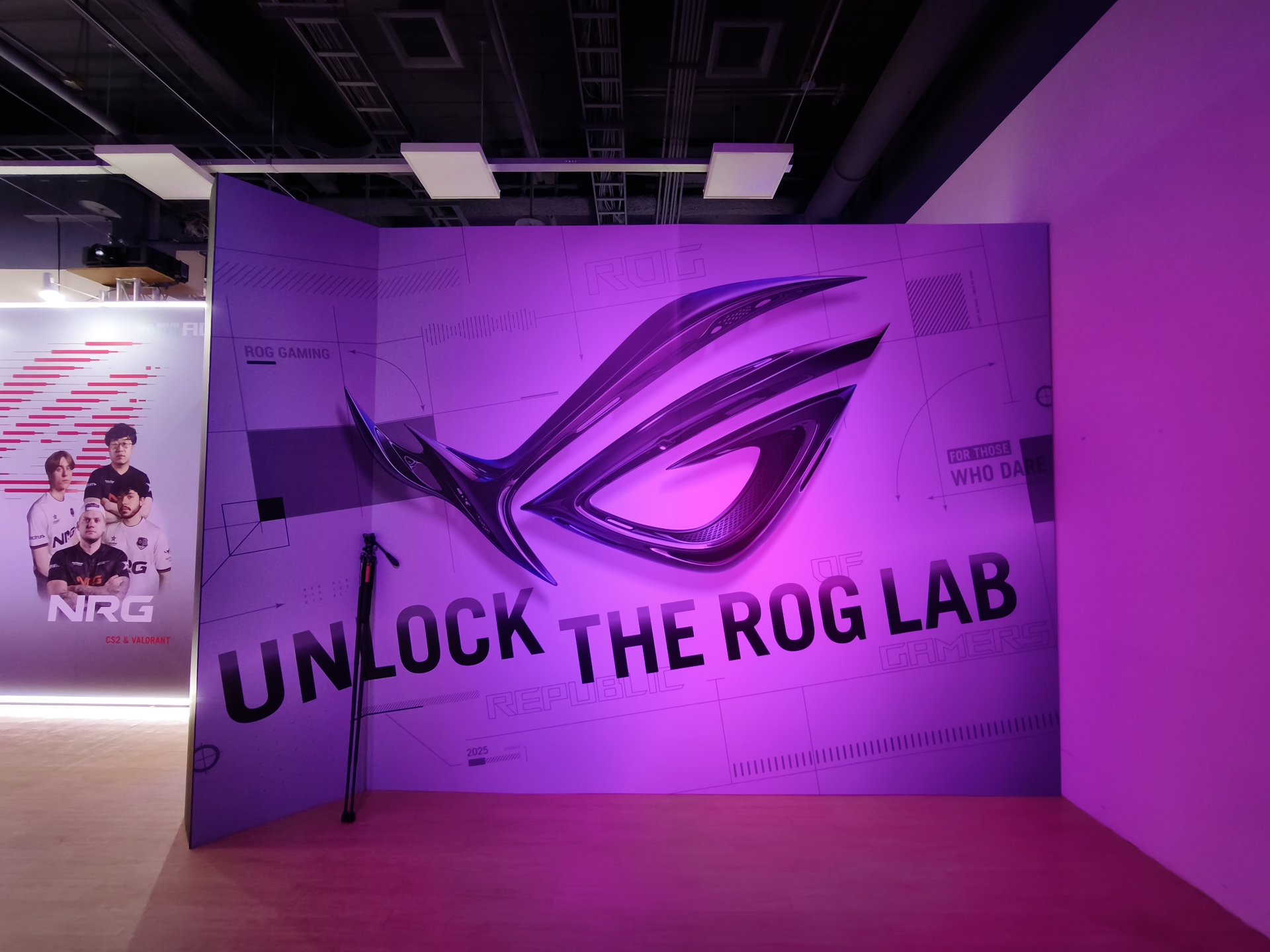 ASUSがROG新製品を披露 Thunderbolt 5対応eGPUドックやスーパーTN液晶、スプリットキーボードなど：COMPUTEX ...