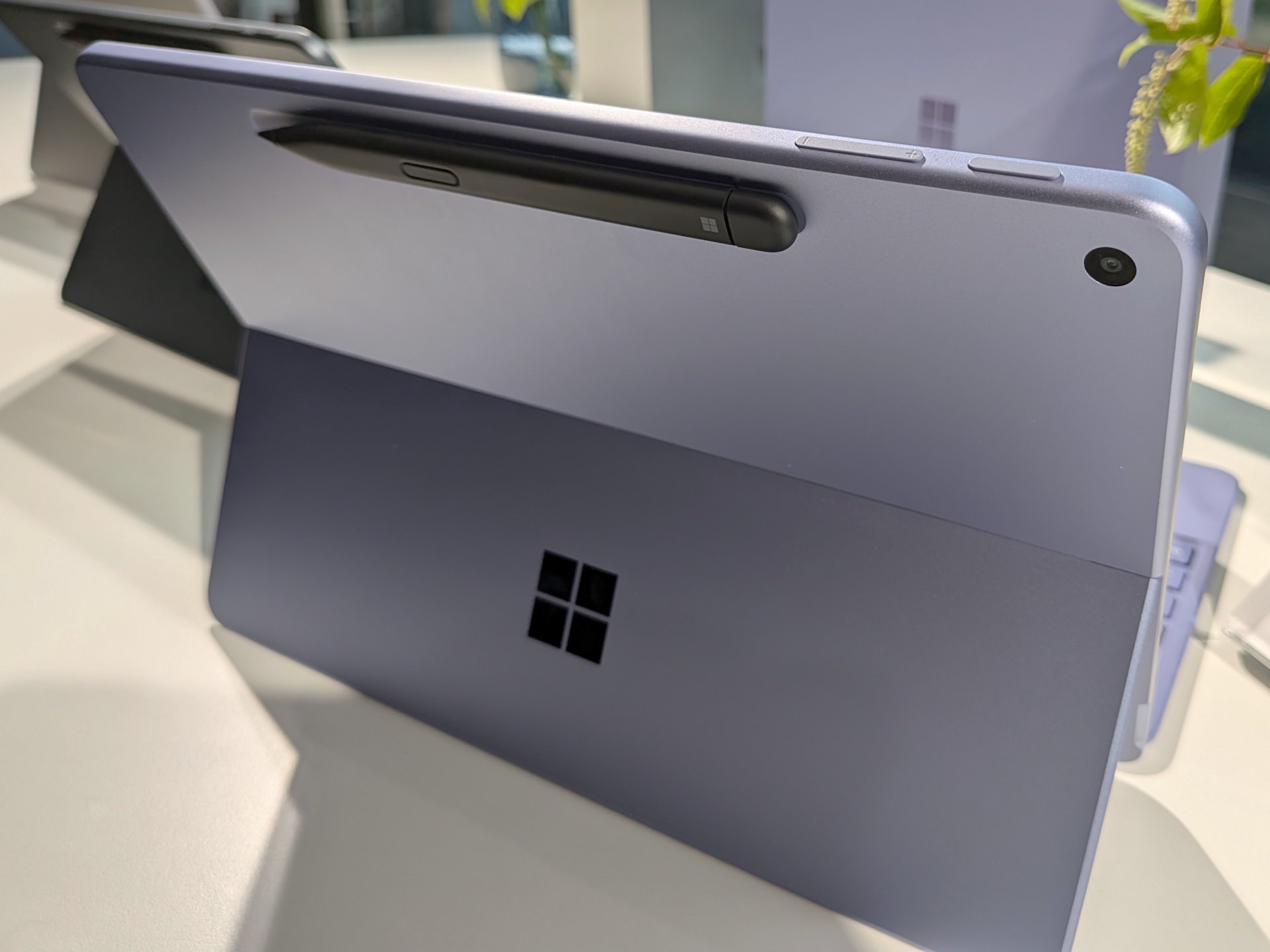 6月10日発売の「12インチSurface Pro」「13インチSurface Laptop」は従来モデルと何が違う？ 決定的な違いとCopilot+ PC普及に向けたこだわり (l ...