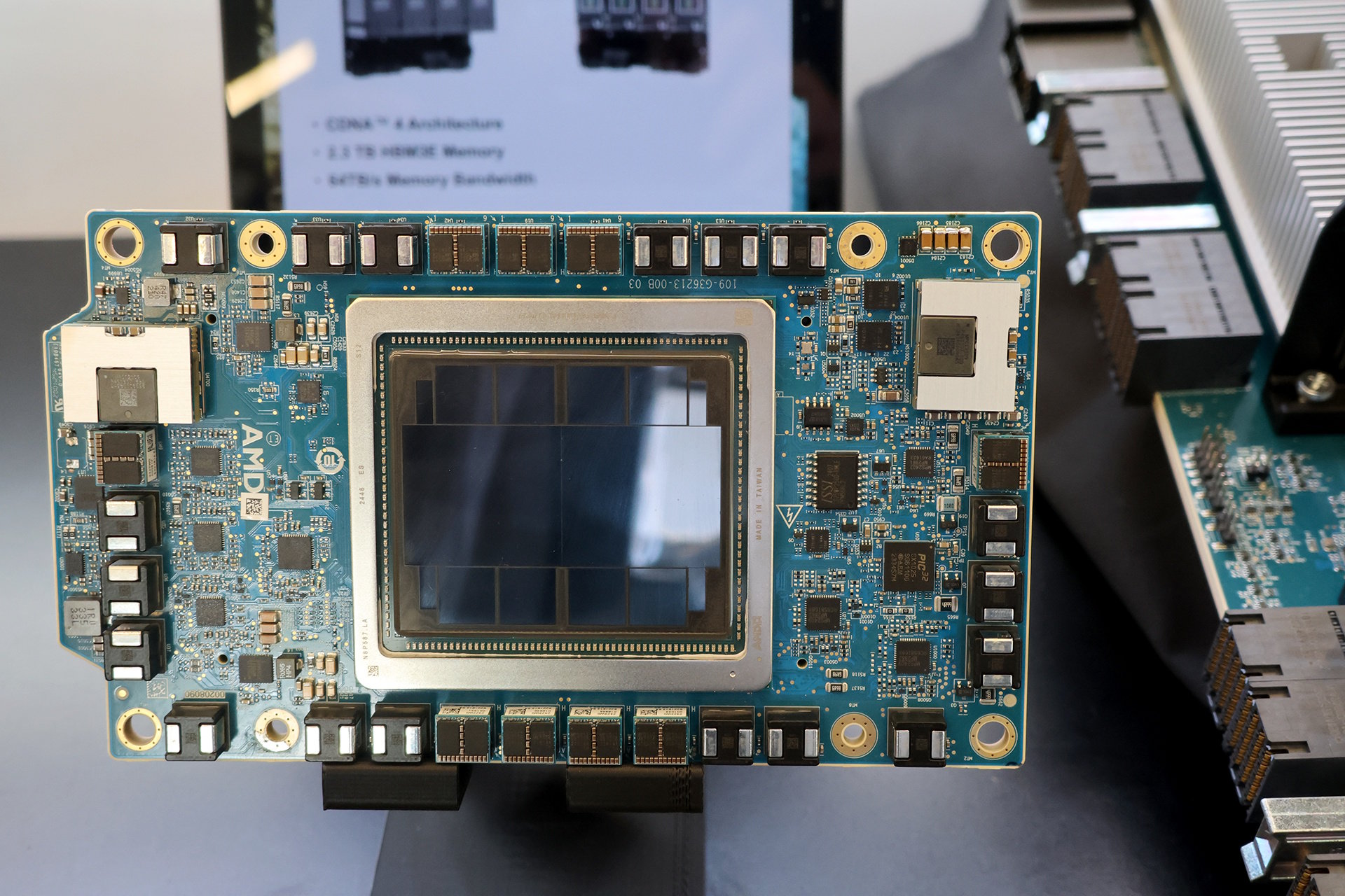 AMDの「Instinct MI350シリーズ」は競合NVIDIAよりもワッパに優れるAIドリブンなGPU 今後の展開にも注目（1/4 ページ） - ITmedia PC USER