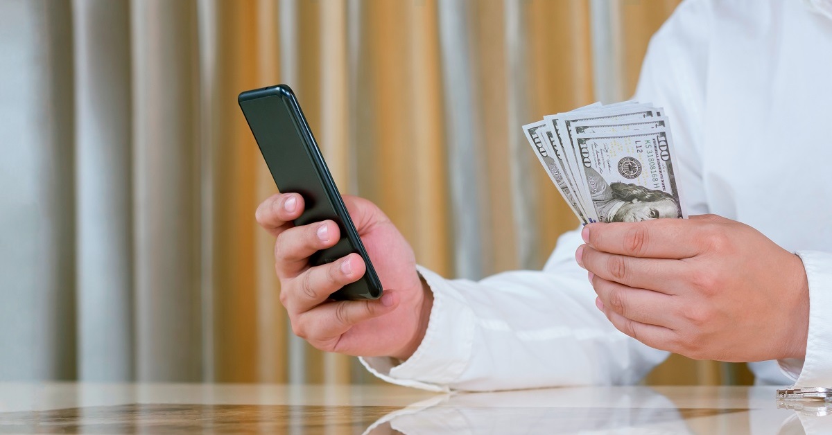 スマホを中古で買うなら「Android」ではなく「iPhone」が面白いのはなぜ？：下取り価格が過去最高のスマートフォン市場 - TechTargetジャパン スマートモバイル