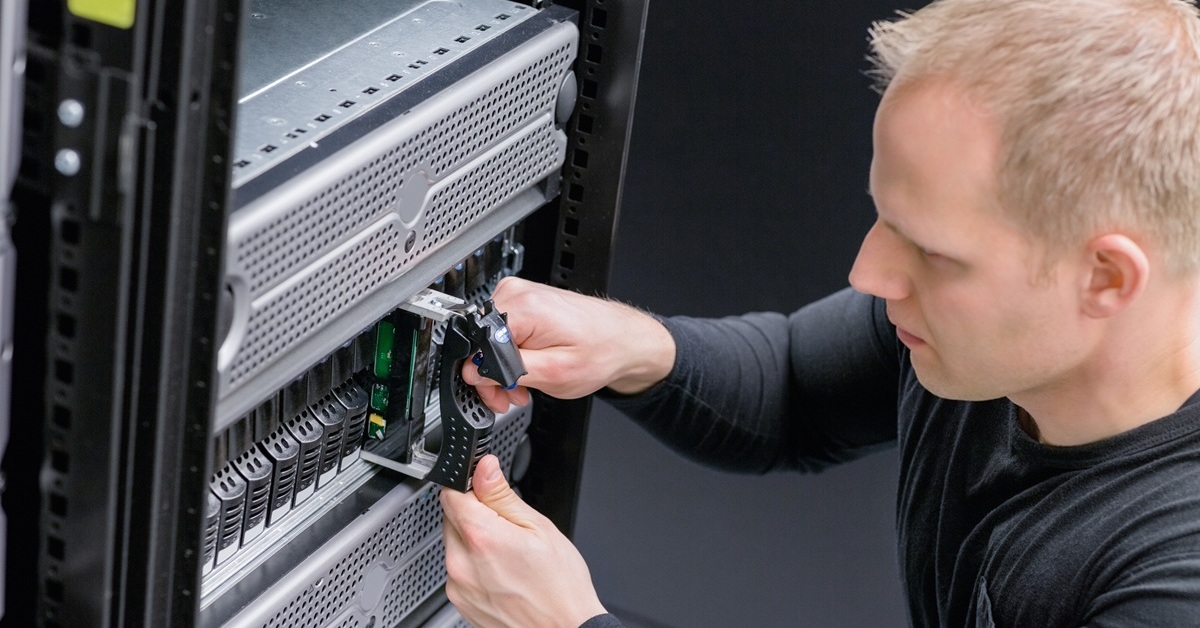 「RAID 5」対「RAID 10」 SSDとHDDでパフォーマンスや冗長性はどう変わる？：コストと効率で選ぶRAID構成【後編】 - TechTargetジャパン システム運用管理